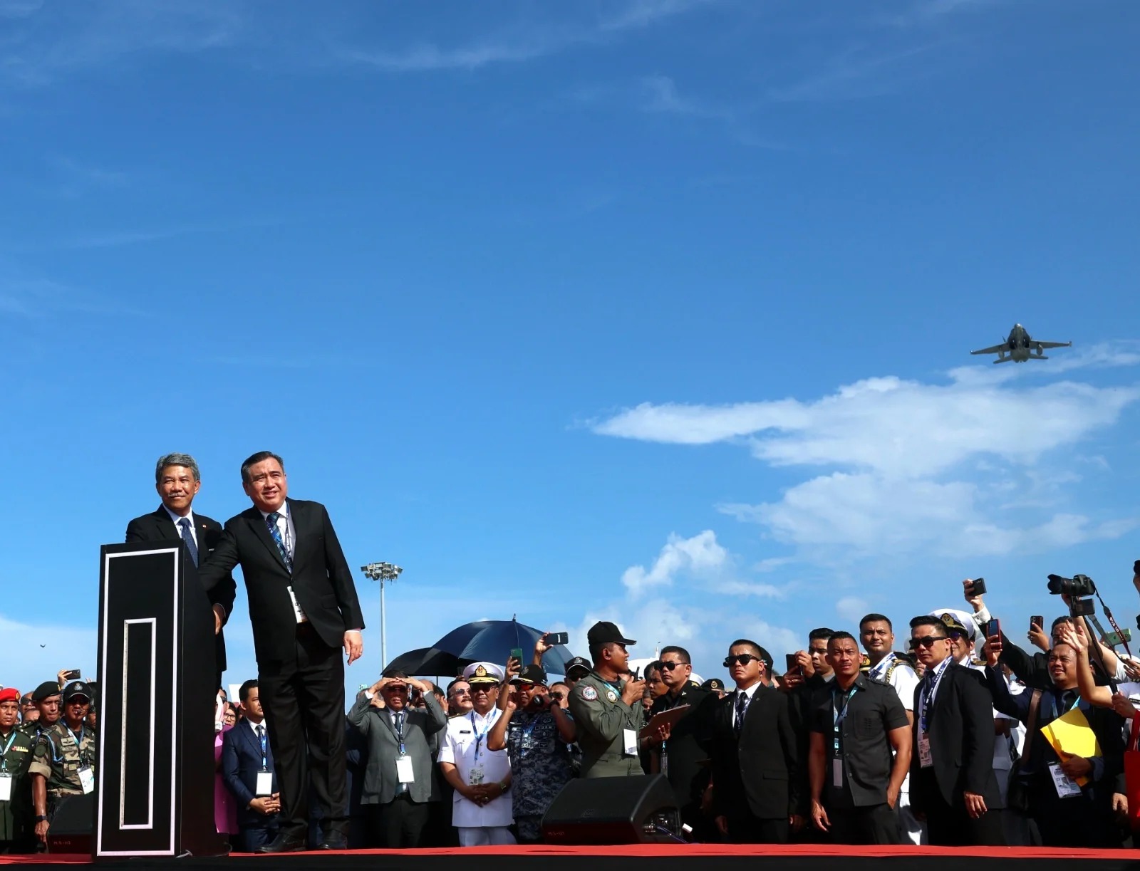 LIMA 国际海空展掀开序幕 陆兆福和末哈山联合主持开幕 - DAP