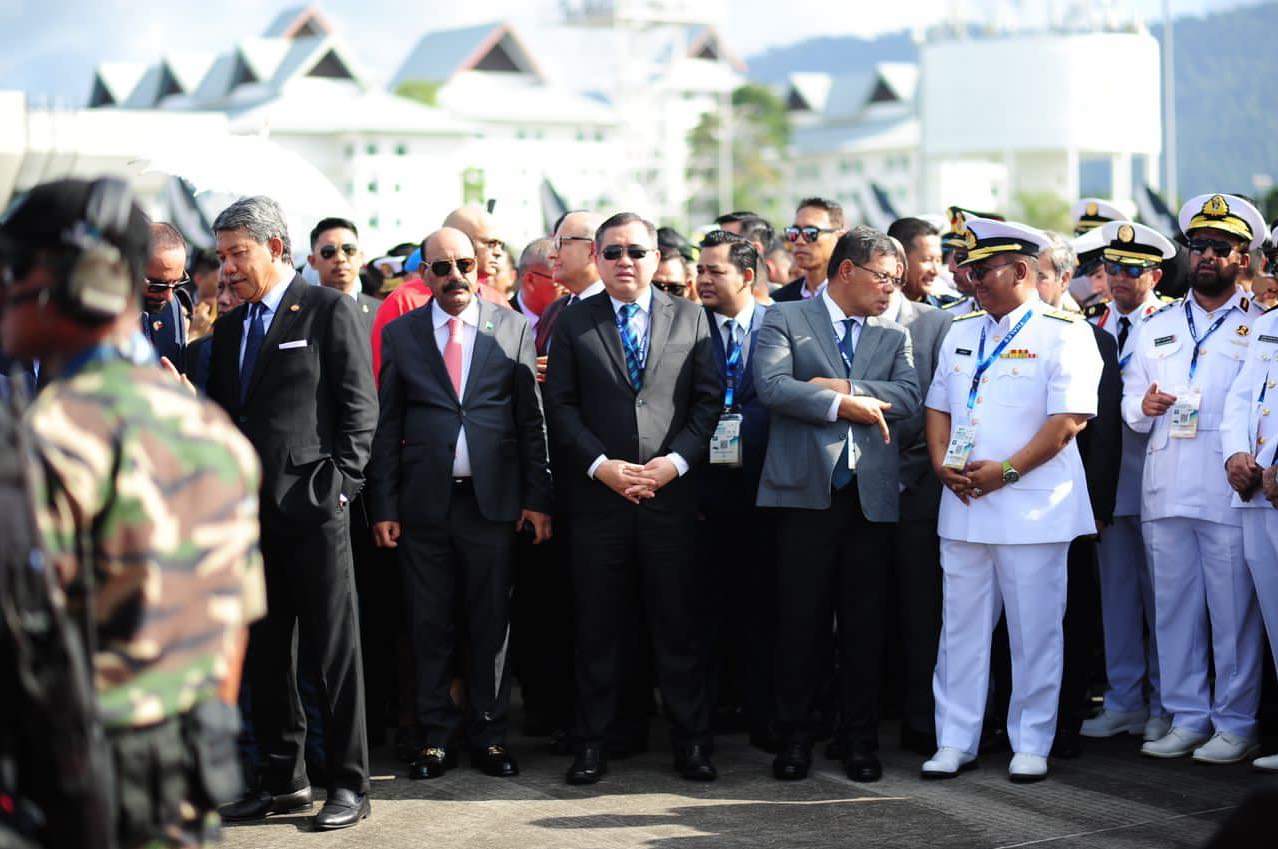LIMA 国际海空展掀开序幕 陆兆福和末哈山联合主持开幕 - DAP