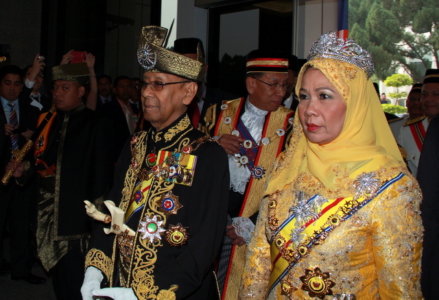 Yang Dipertuan Agong rasmi pembukaan Dewan Rakyat ke 13